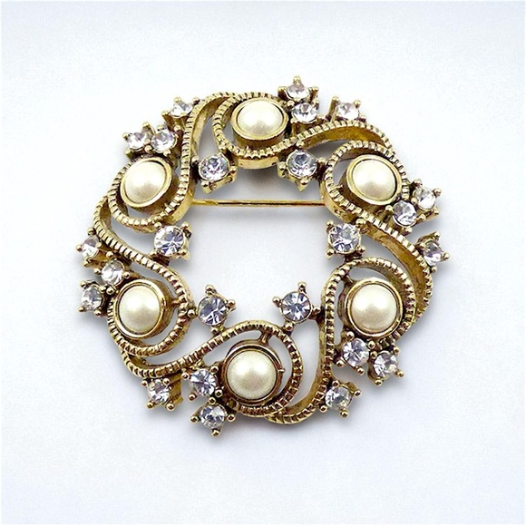Monet | Jewelry | Vintage Monet Signed Wreath Brooch Faux Pearl And ...